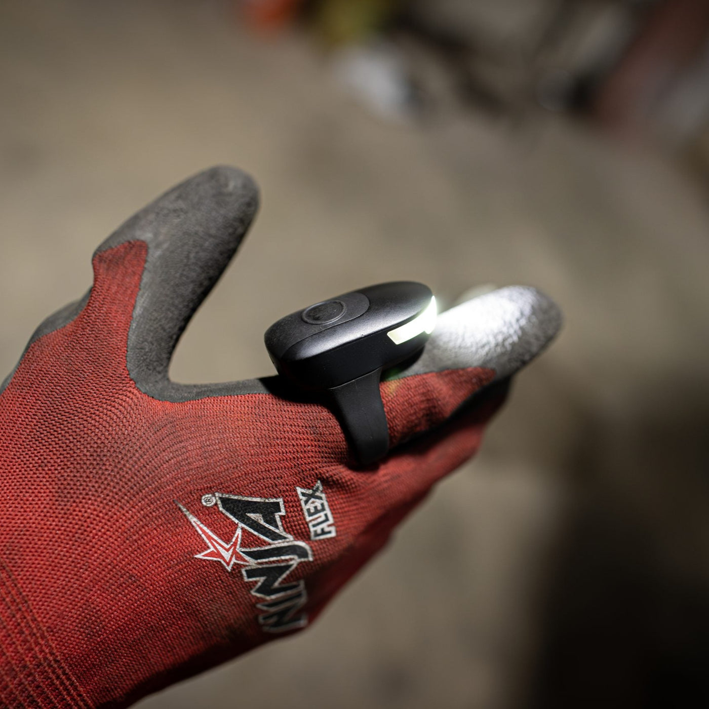 DEX FingerLight: Wearable LED Flashlight for Adventure & Outdoor Work